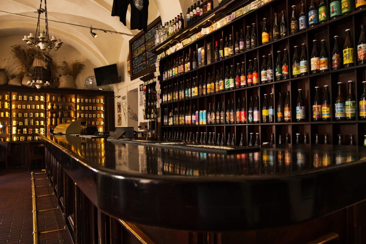 Kraków Nightlife 101: The Best Bars, Pubs, Clubs & Districts